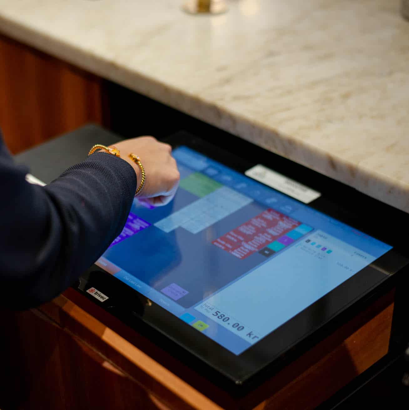 POS system restaurant - Trivec Systems